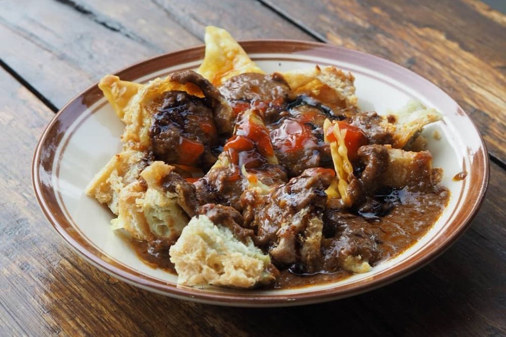 20 Makanan Khas Bandung yang Paling Enak dan Populer