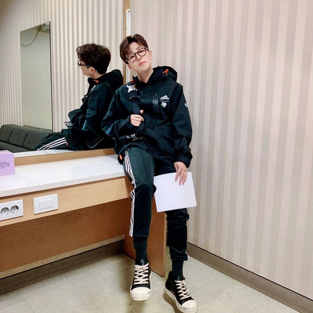 10 Ide Gaya Kasual ala DinDin, Rapper Muda Korea