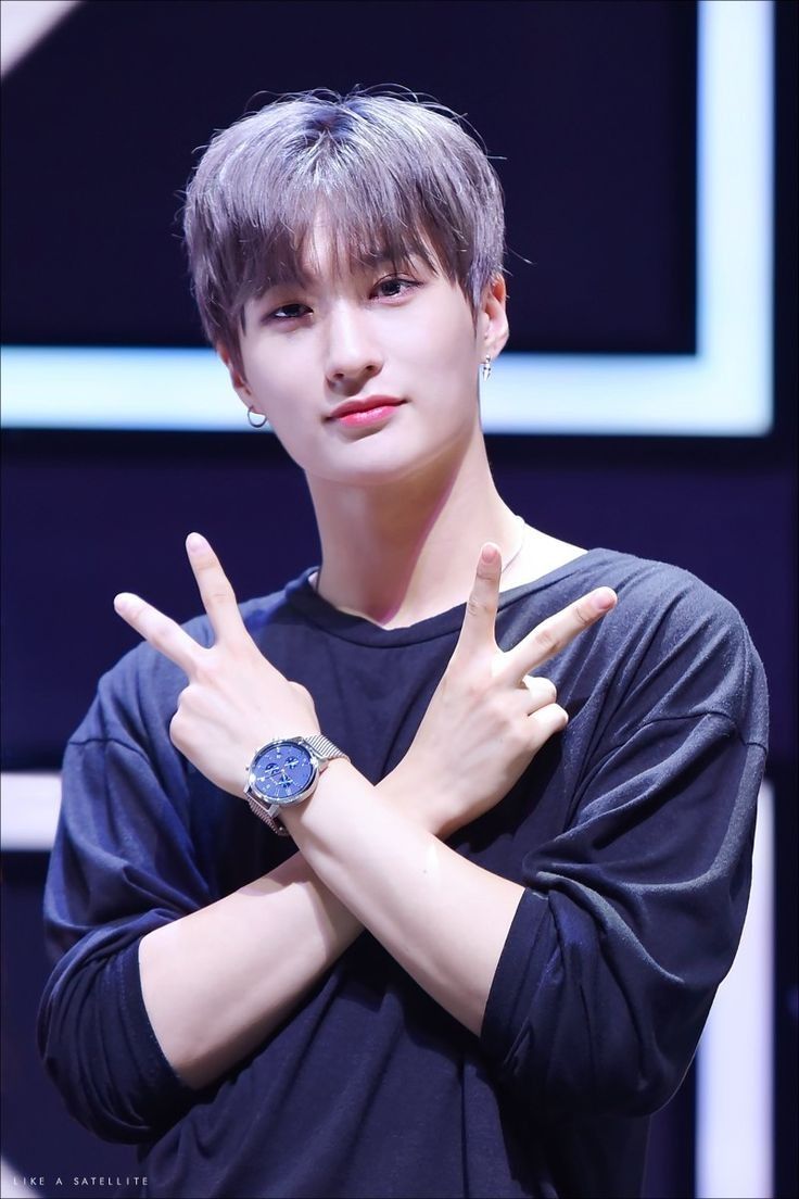 10 Potret Lee Chang Min, Leader Boy Grup DKB