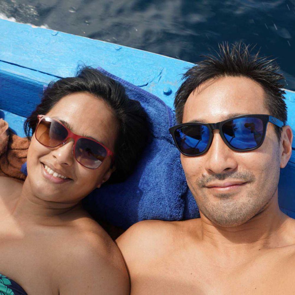 Kompak Banget, 9 Potret Selfie Ala Sarah Sechan dan Suami