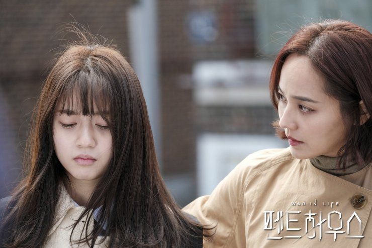 5 Hal yang Gak Boleh Kamu Tiru Dari KDrama 'Penthouse' 5 Hal yang Gak Boleh Kamu Tiru Dari KDrama 'Penthouse'
