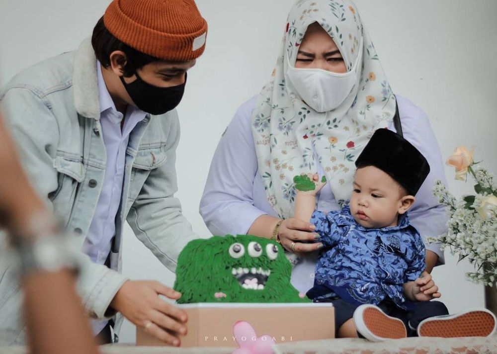 10 Momen Ultah Pertama Ari Anak Risa Saraswati 10 Momen Ultah Pertama Ari Anak Risa Saraswati