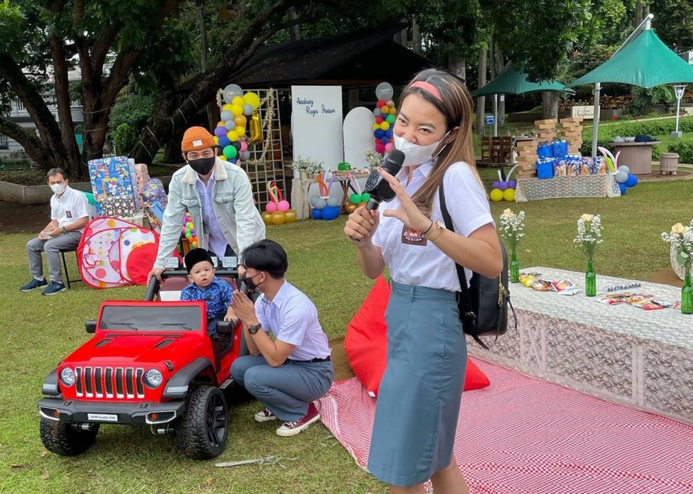 10 Momen Ultah Pertama Ari Anak Risa Saraswati 10 Momen Ultah Pertama Ari Anak Risa Saraswati