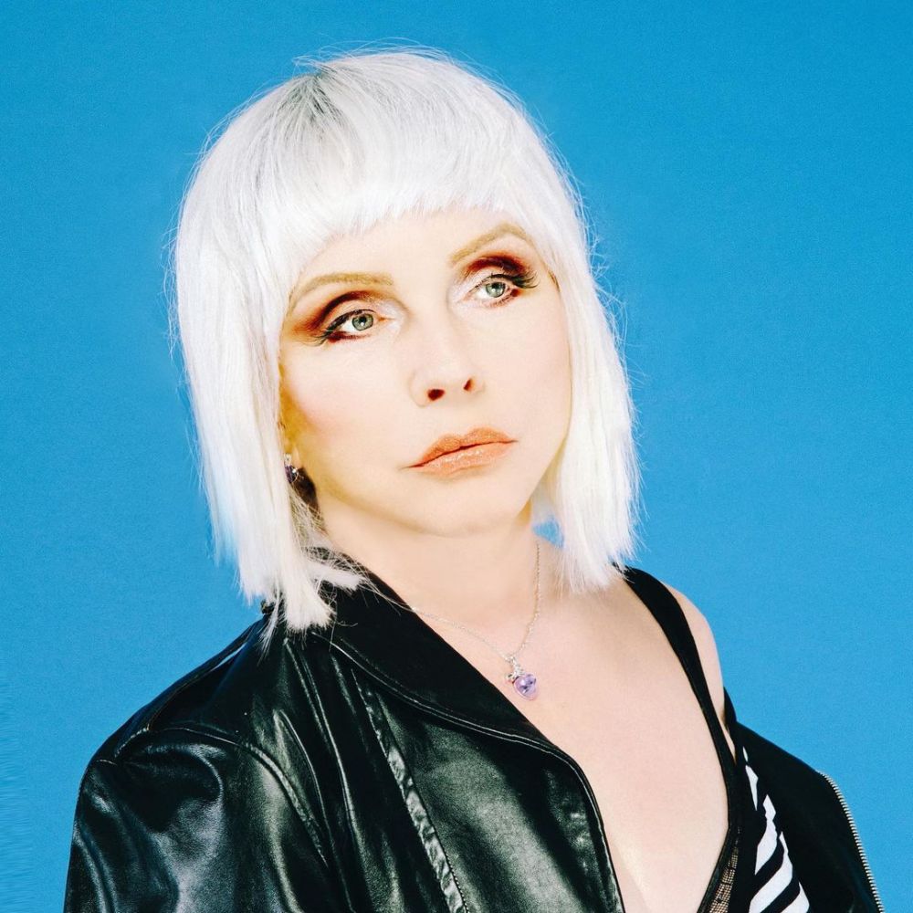 10 Potret Bugar Debbie Harry, Vokalis Blondie yang Makin Kec
