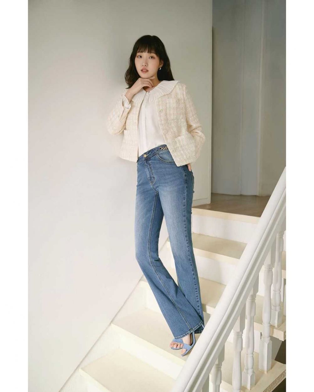 Potret Terbaru Kim Go Eun yang Tampil Berponi Potret Terbaru Kim Go Eun yang Tampil Berponi