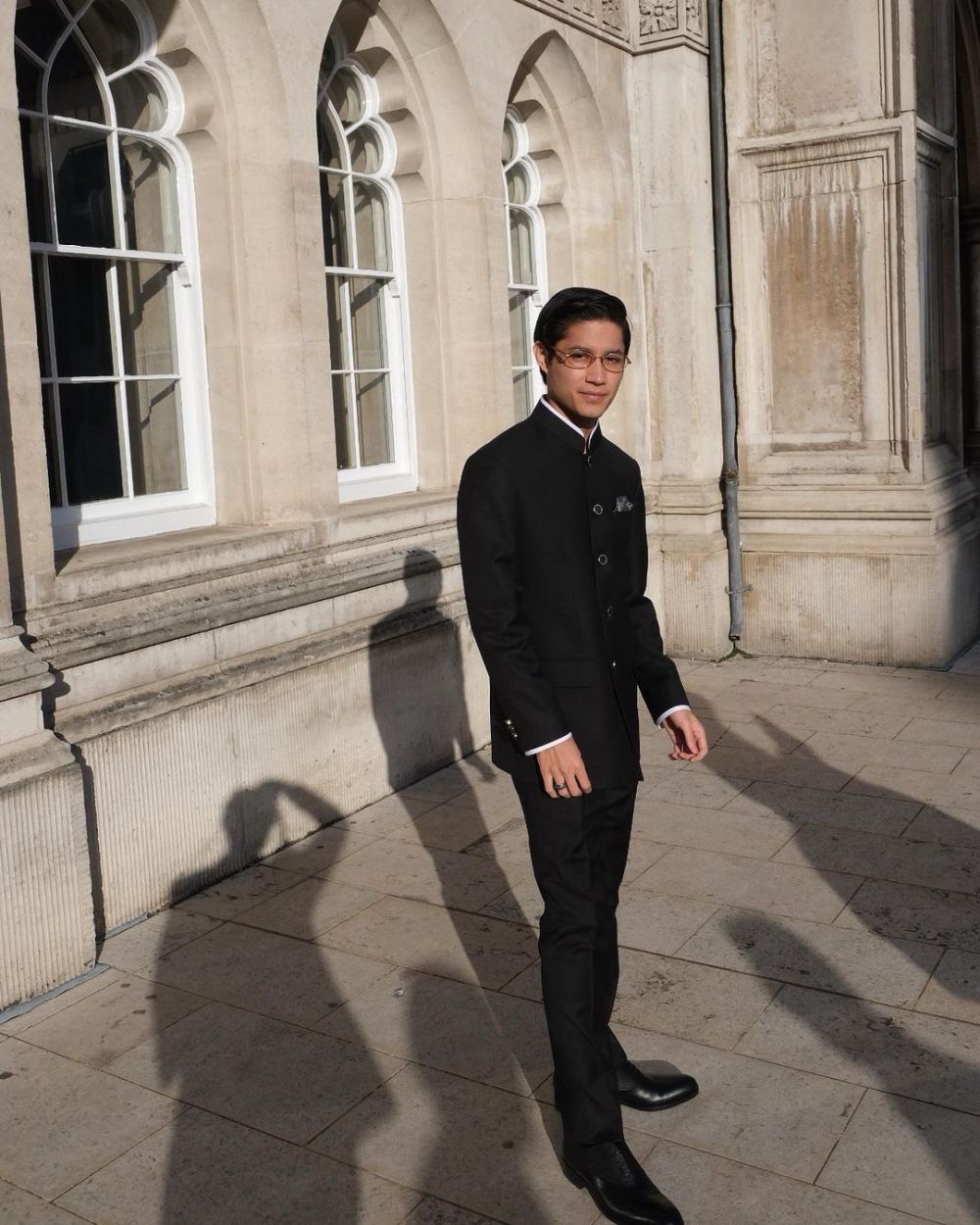 Ulang Tahun Ke-22, 10 Potret Teuku Rassya yang Makin Keren