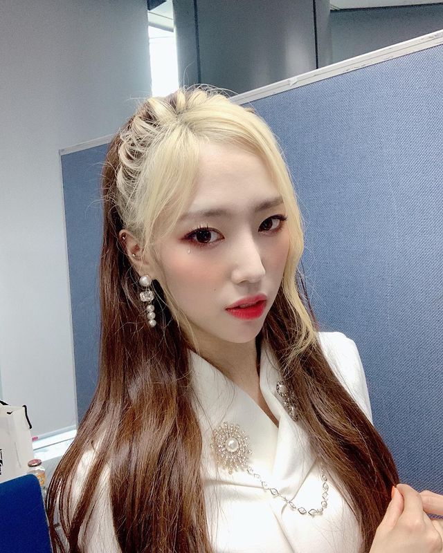 9 Potret ChaeA, Main Dancer REDSQUARE yang Stunning Abis!