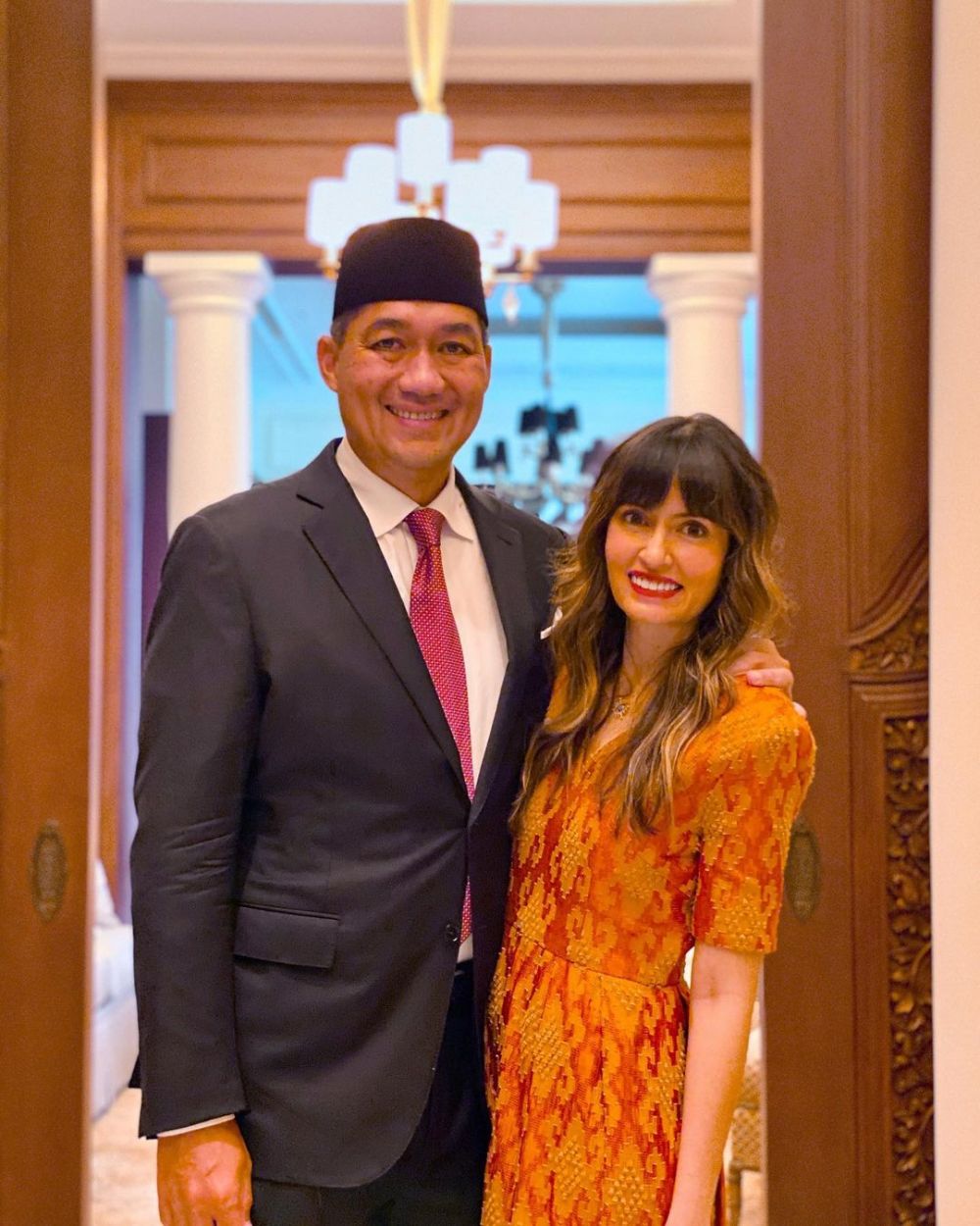 9 Potret Mesra Muhammad Lutfi dan Bianca Adinegoro