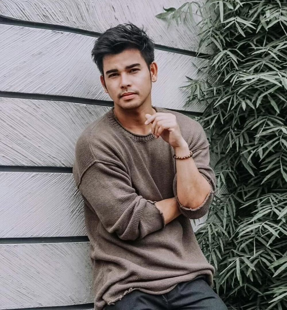 Jadi Reza di Love Story The Series, Ini 10 Potret Leo Consul