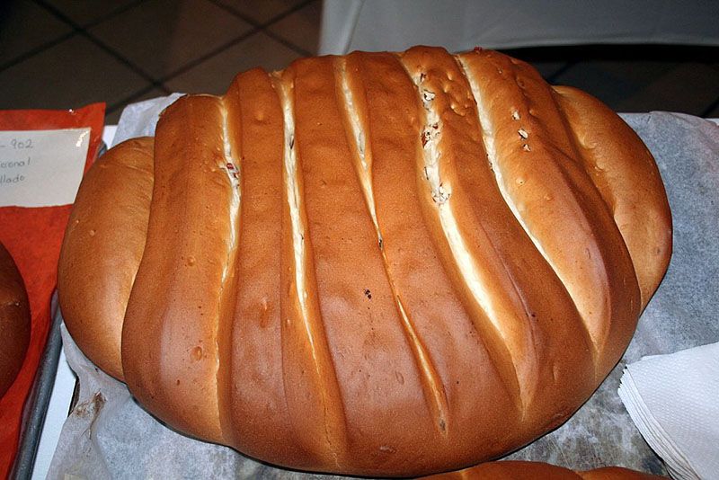 6 Ragam Roti Khas Meksiko, TahuBread of the Dead?