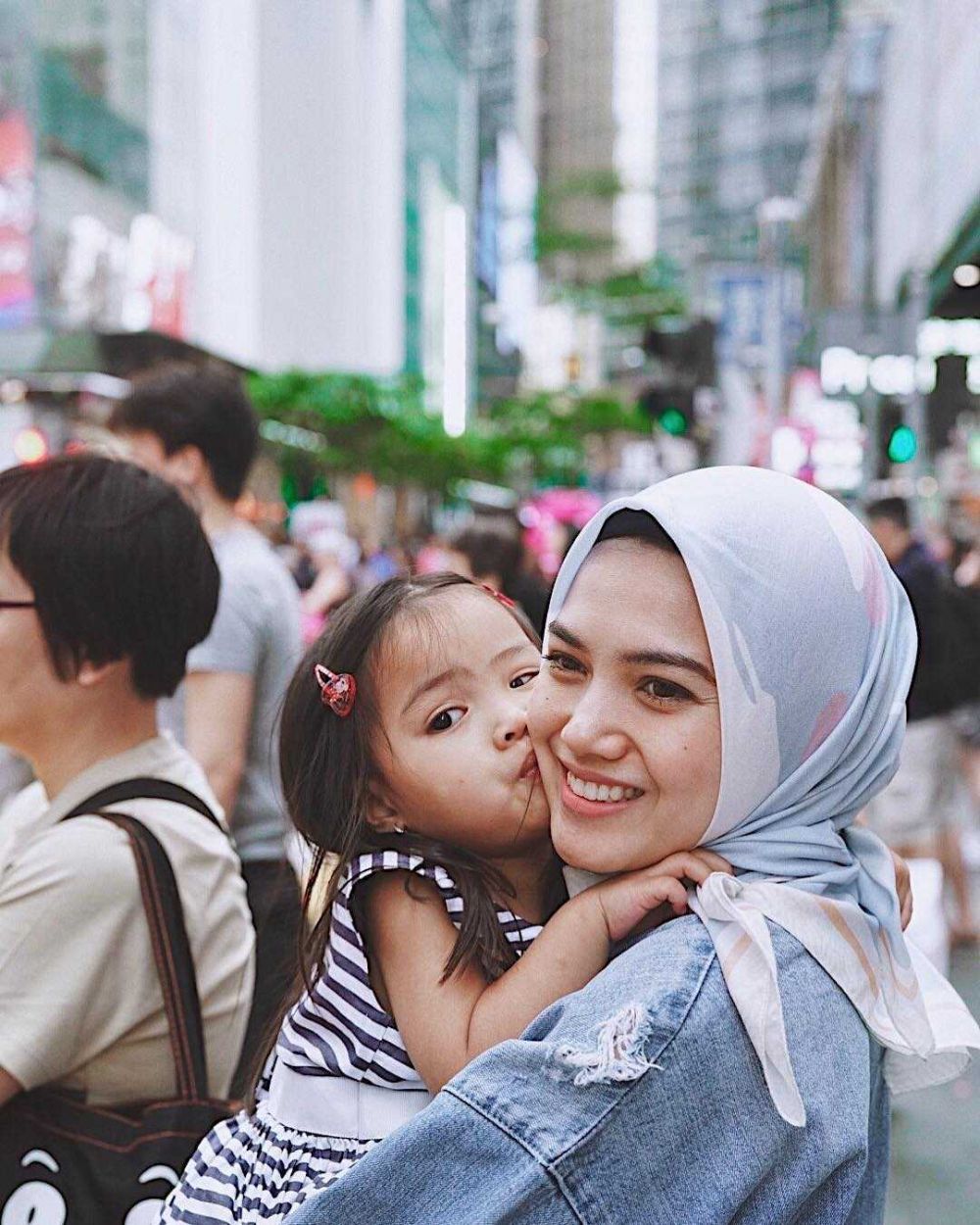 9 Potret Manis Herfiza Novianti dan Mikaila
