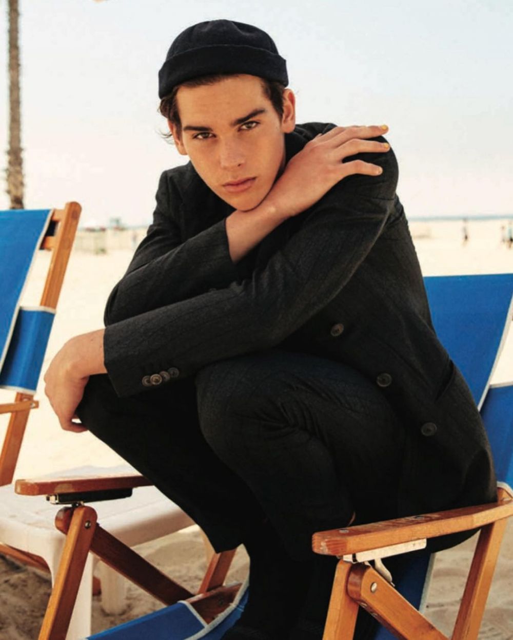 9 Pesona Paris, Model dan Putra Bungsu Pierce Brosnan