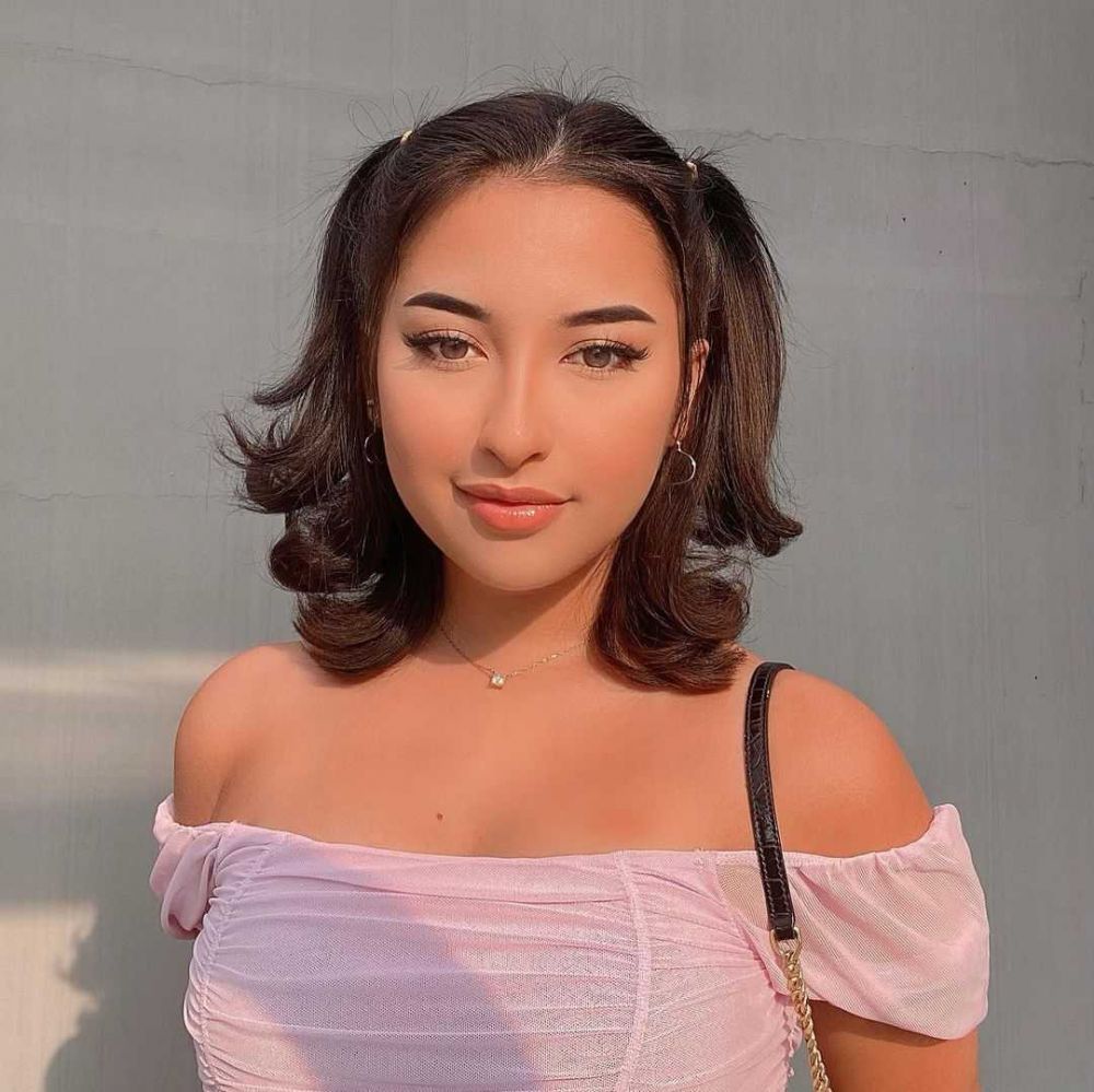 Potret Jennifer Coppen dengan Gaya Rambut Sebahu