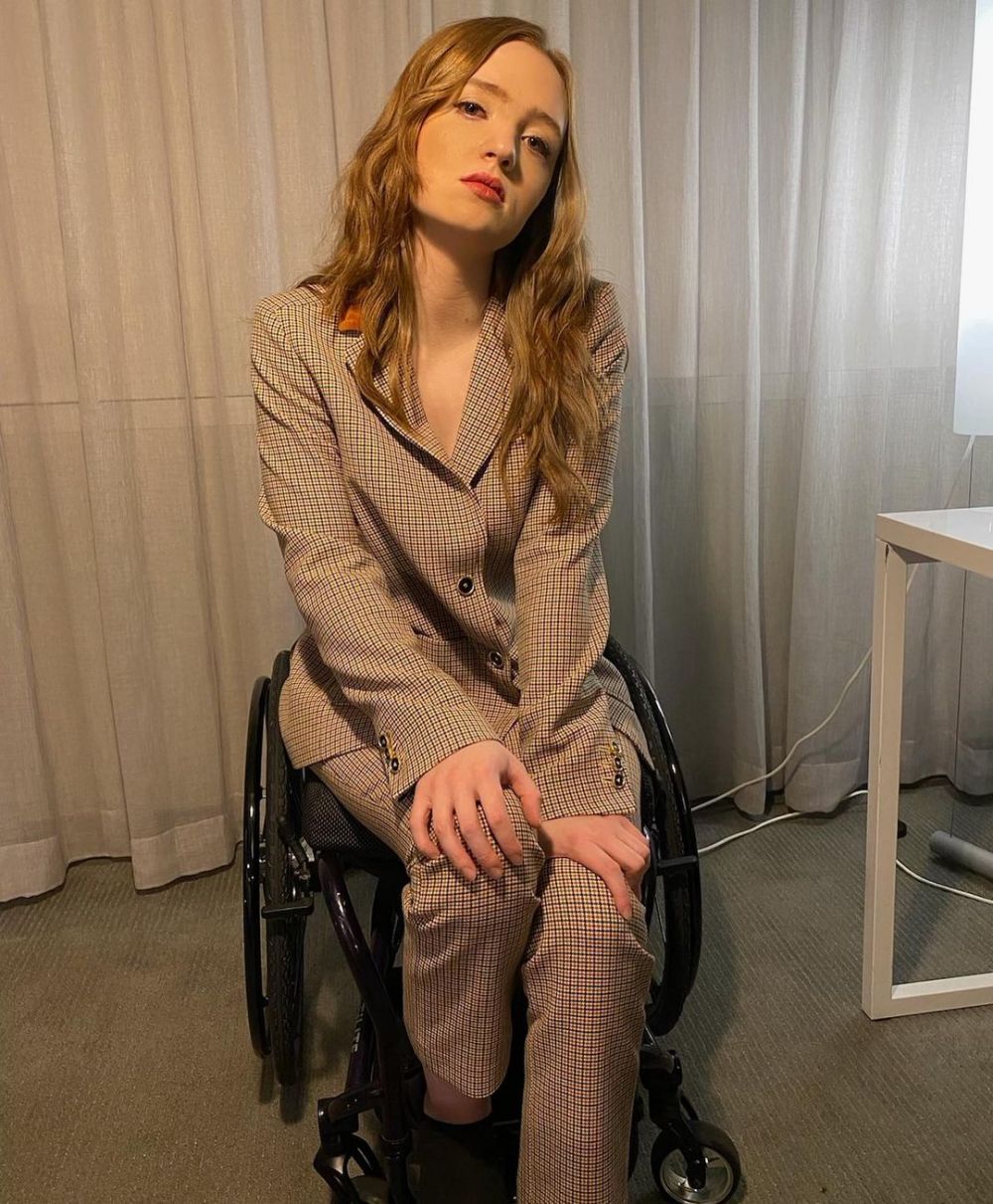 9 Potret Kiera Allen, Aktris Disabilitas yang Curi Perhatian