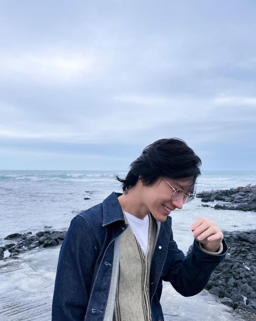 10 Potret Kece Ten WayV dengan Mullet Hair, Makin Maskulin