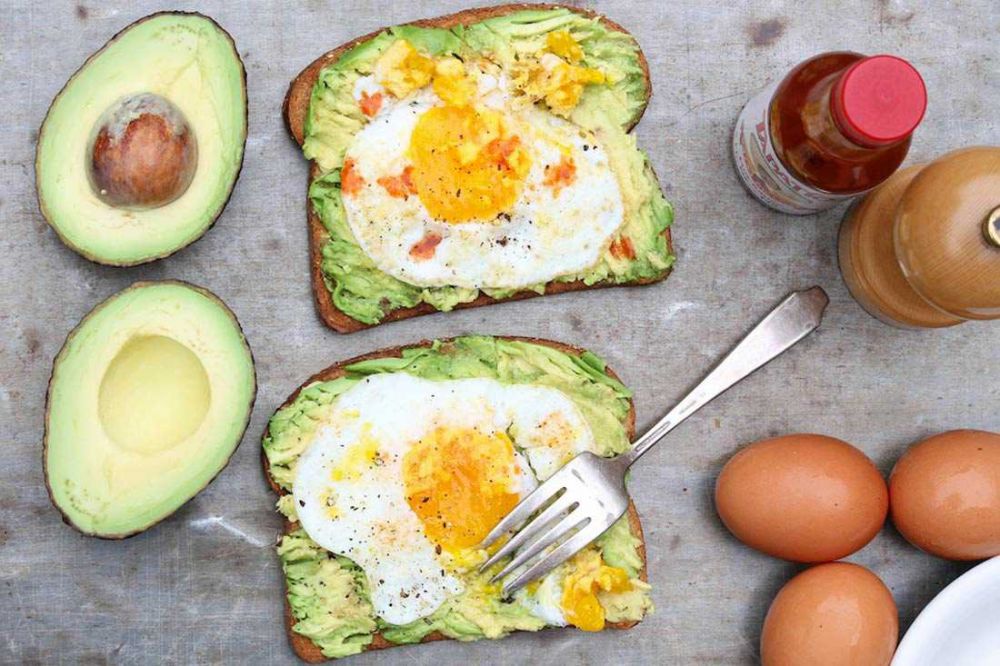 Resep Roti Panggang Isi Telur Dan Alpukat Untuk Sarapan