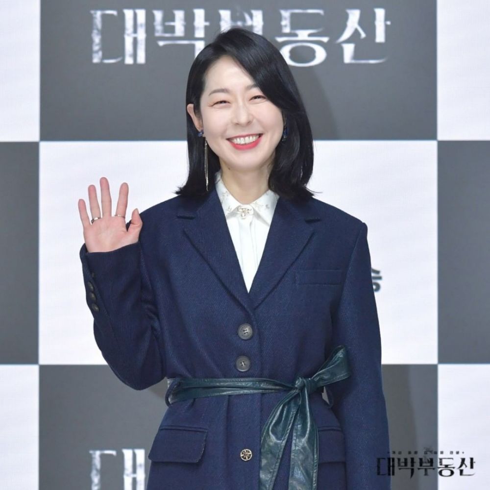 10 Potret Kang Mal Geum Pemeran Sell Your Haunted House