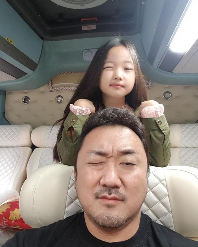 9 Potret Ini Buktikan Ma Dong Seok Orang Berhati Hangat
