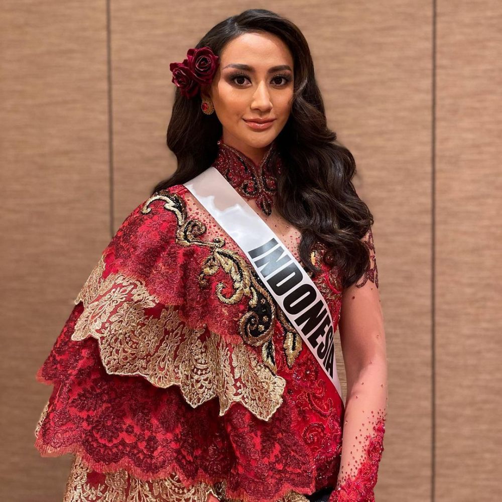 Pesona Ayu Maulida Pakai Kebaya di Karantina Miss Universe