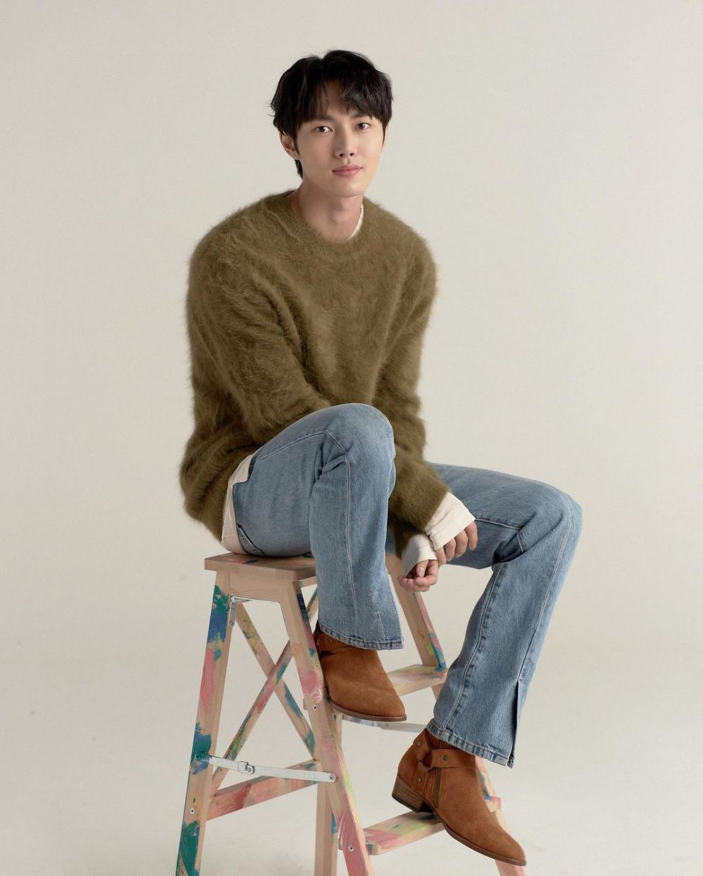 10 Pesona Lee Tae Ri, Bikin Jatuh Hati di Usia 28 Tahun