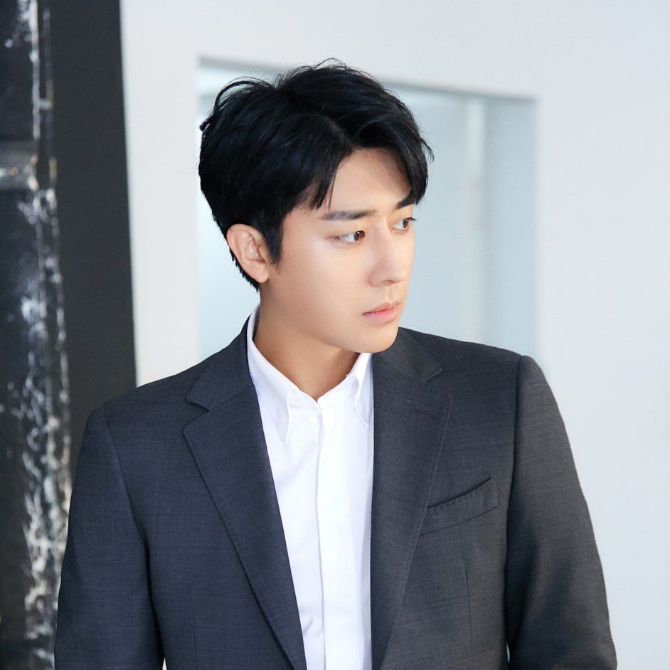 Tinggalkan YG Entertainment, 10 Fakta Aktor Son Ha Jun