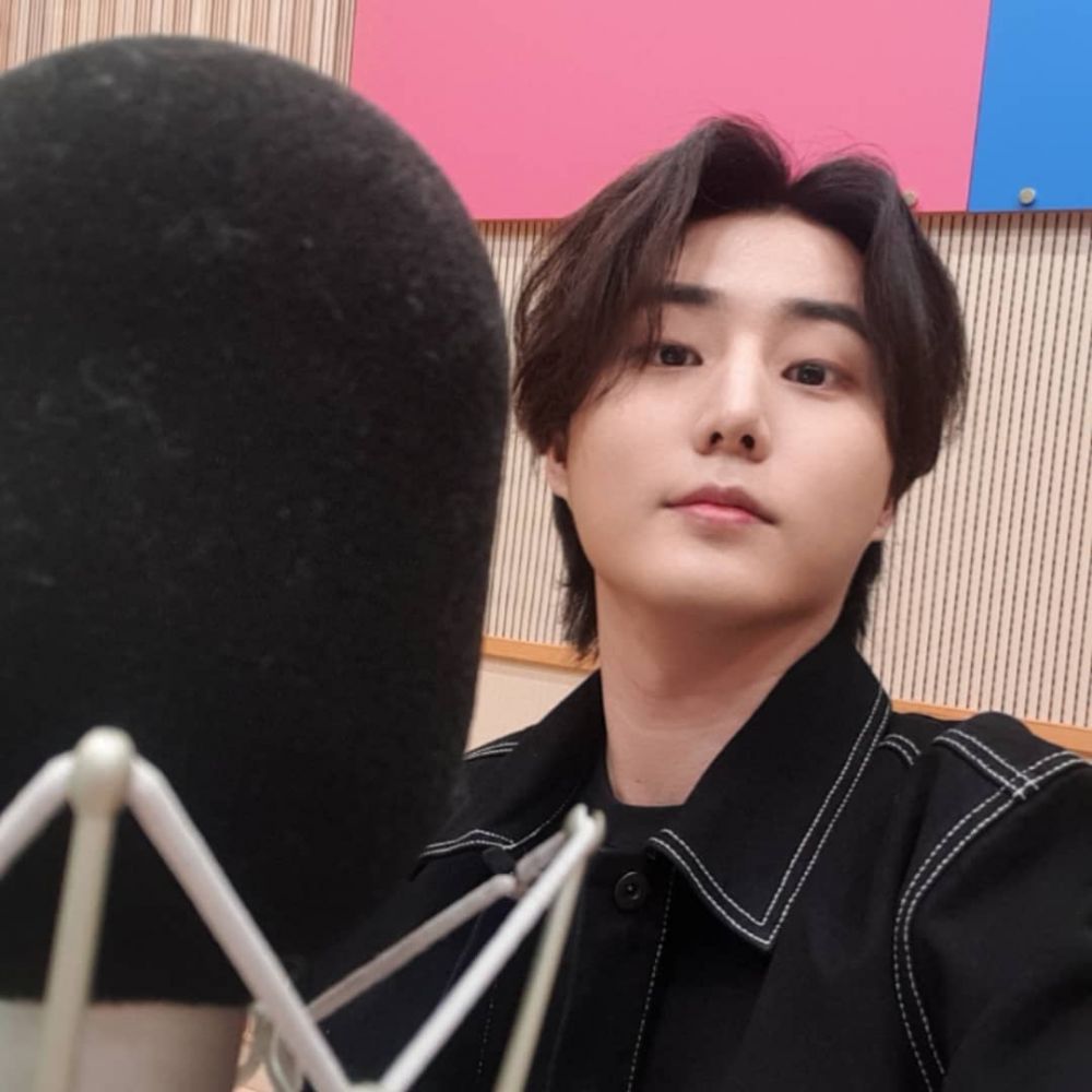 Ramah, 10 Potret Manis Selfie Young K DAY6 Ini Bikin Meleyot