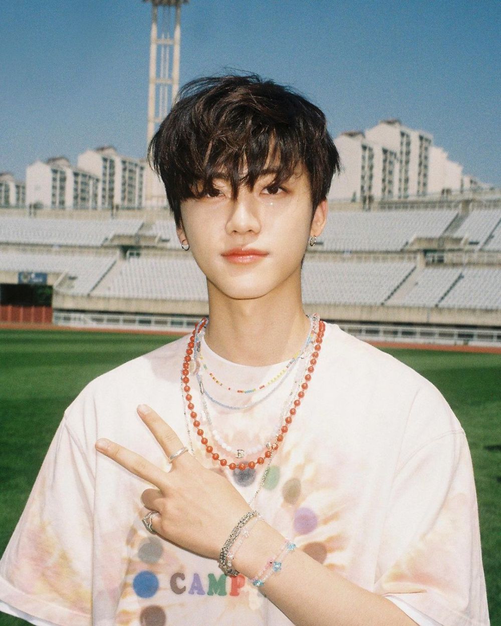 Potret Member NCT Dream di Balik Layar MV 'Hello Future'