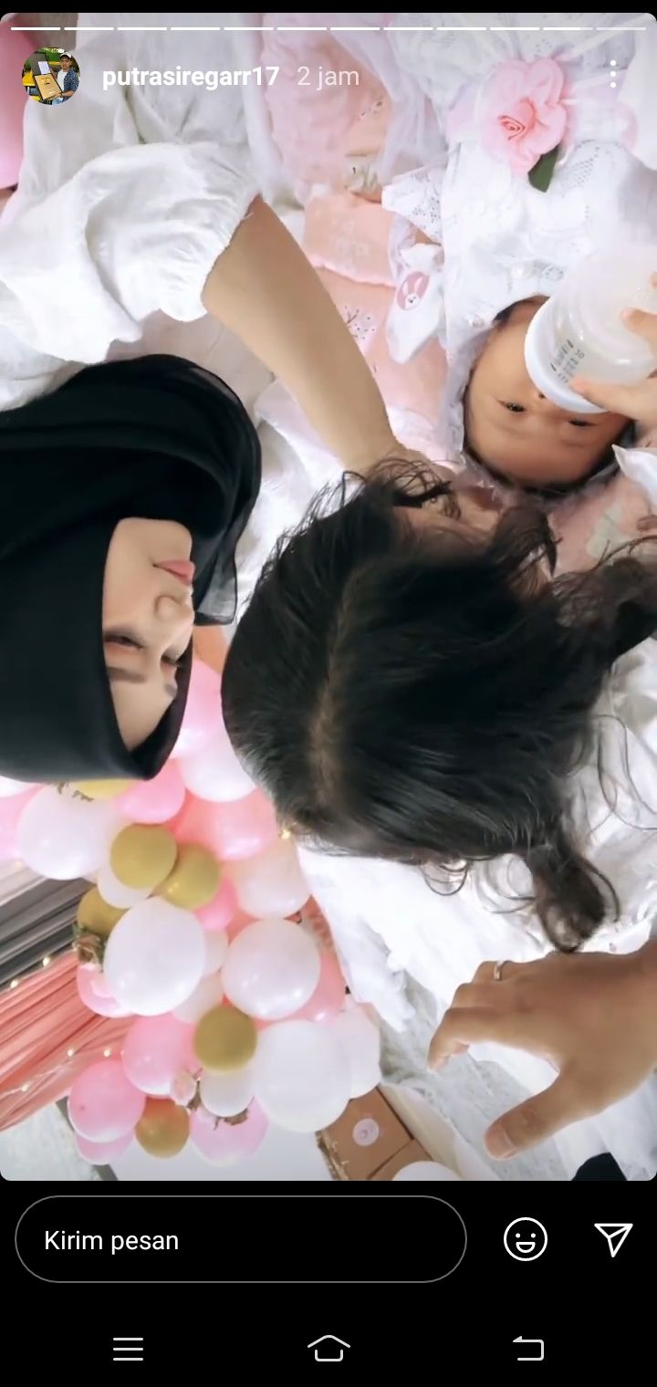 9 Momen Hangat Akikah Aisyah, Putri Bungsu Putra Siregar