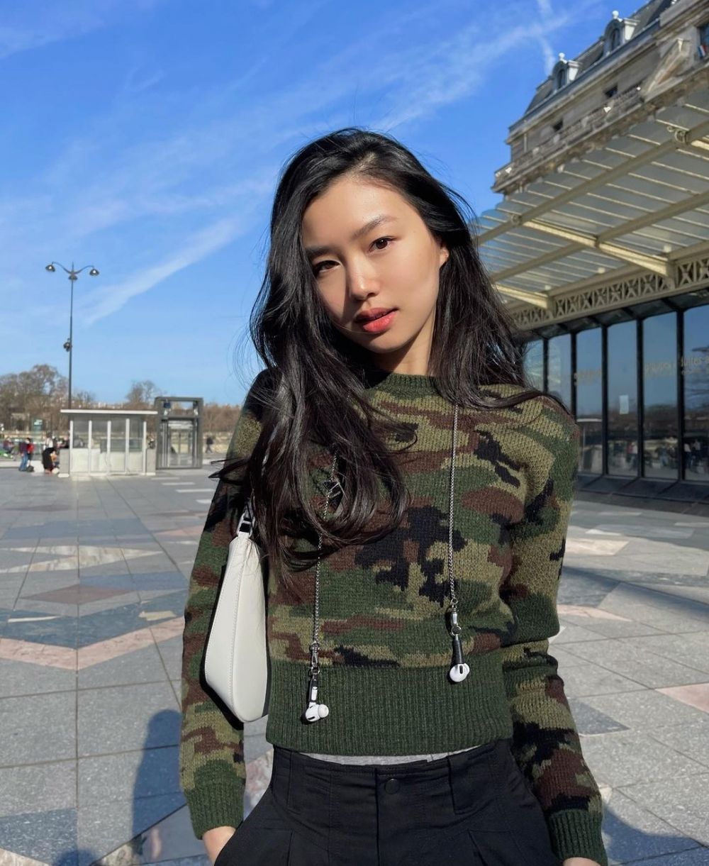 Estelle Chen, Supermodel China yang Curi Perhatian Dunia