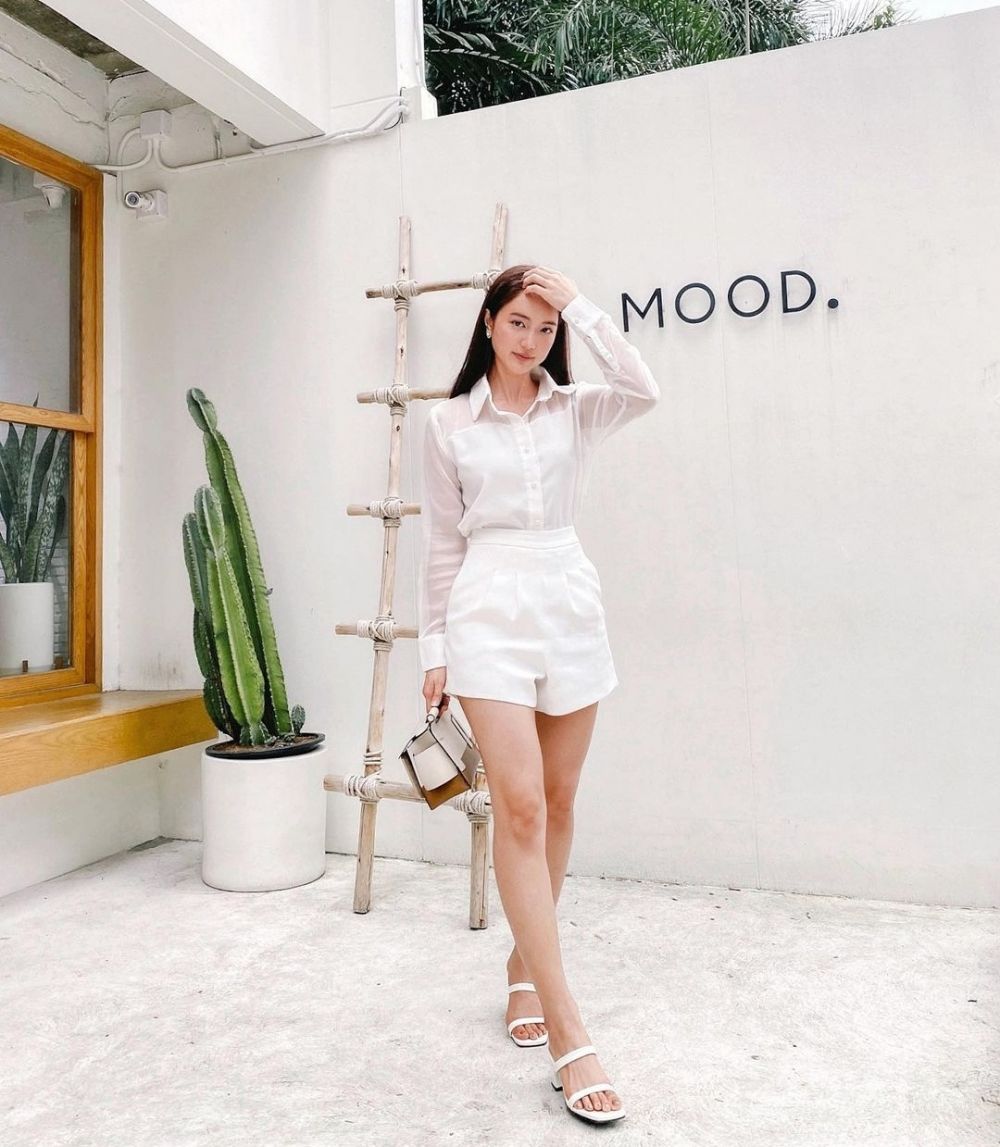 Referensi Padu Padan Outfit dengan Kemeja ala Bua Nalinthip