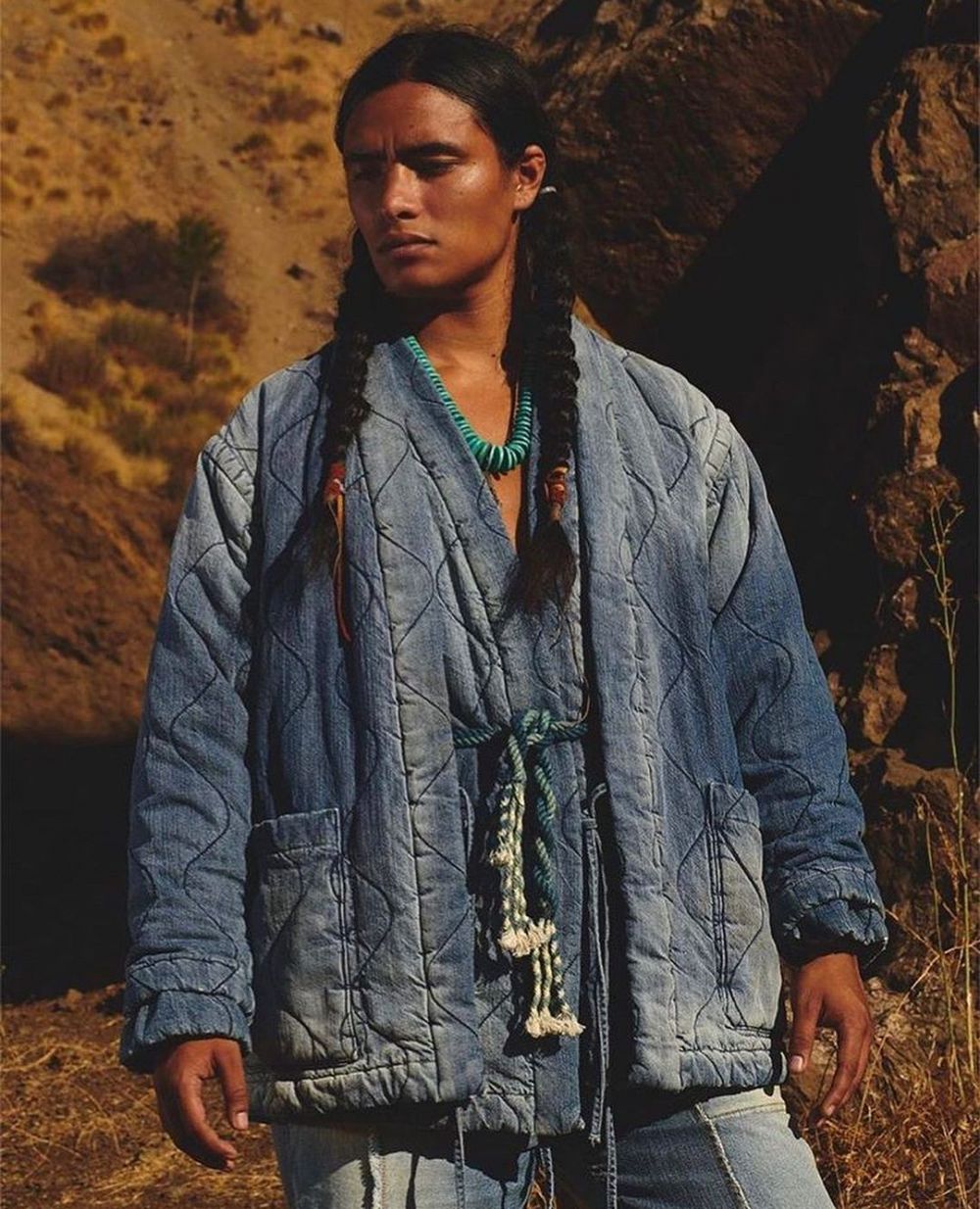 Influencer Indigenous dengan Perjuangan yang Menginspirasi