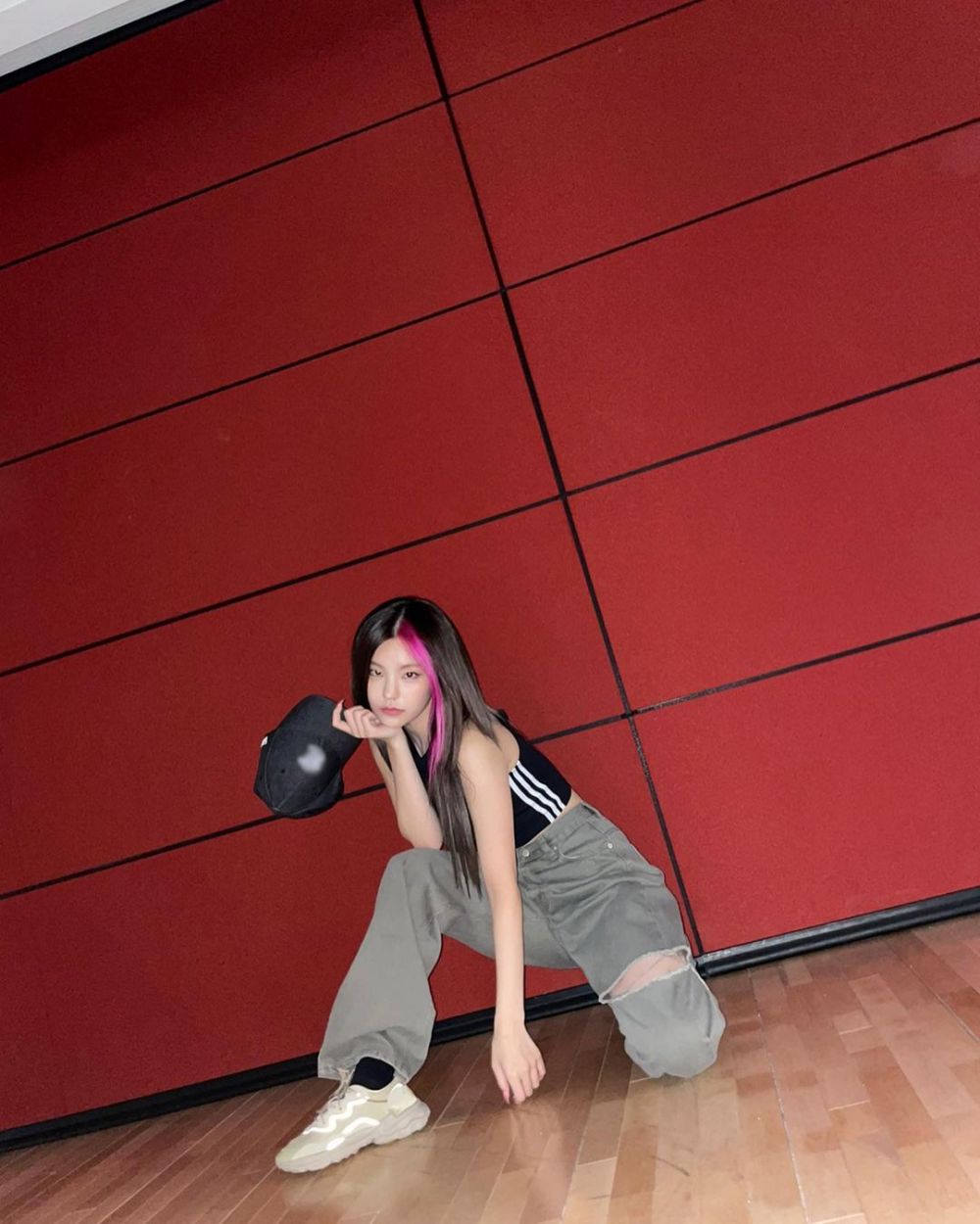 10 Visual Atraktif Yeji ITZY dengan Two-tone Hair