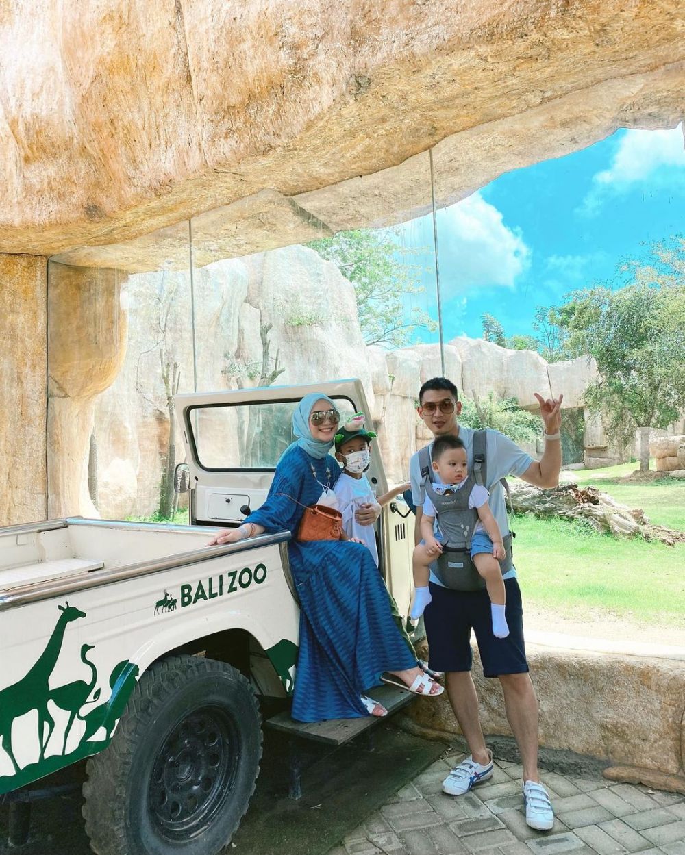 10 Potret Seru Liburan Citra Kirana dan Rezky Aditya di Bali