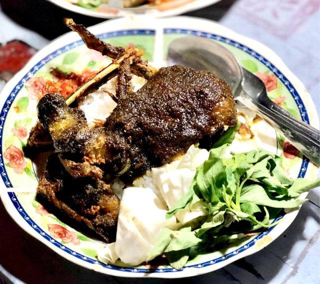 5 Makanan Khas Indonesia yang Berwarna Hitam, Nikmat!