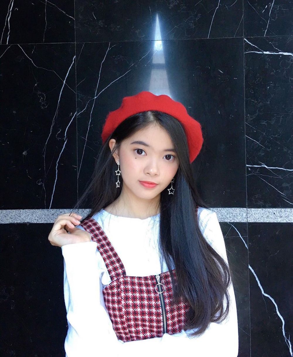 10 Inspirasi OOTD dengan Topi ala Member JKT48, Stunning!
