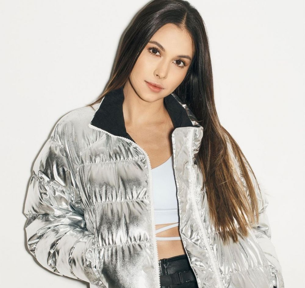 9 Pesona Estelle Linden, Psikolog Menawan di Series Dilema