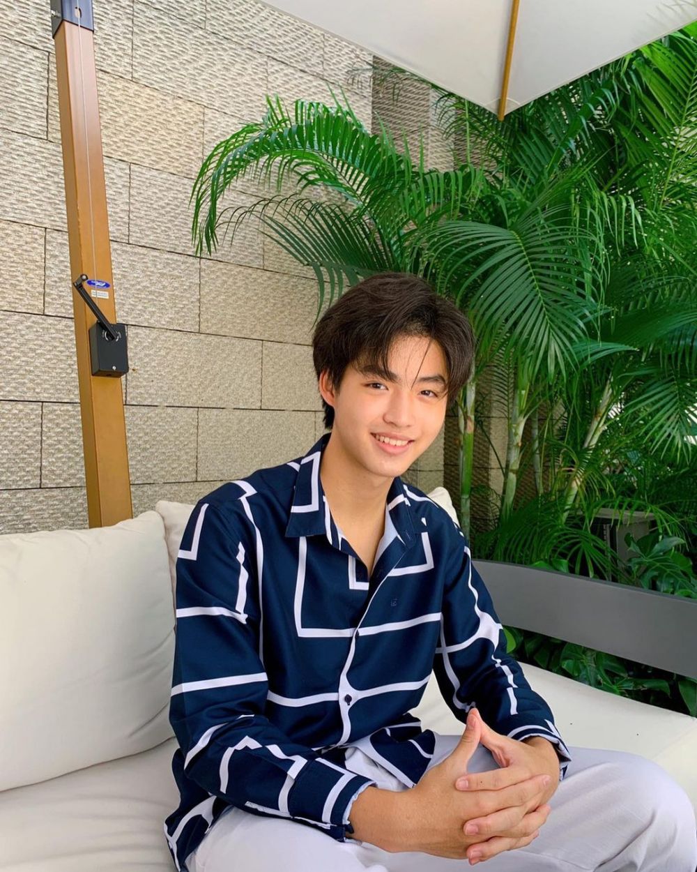 10 Foto Mick Metas, Adik Win Metawin, yang Akan Debut Aktor