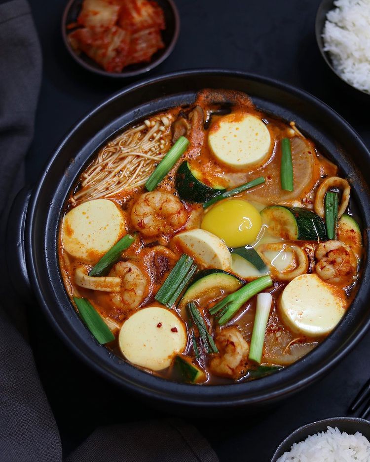 7 Makanan di Dunia yang Dilengkapi Chili Oil, Nikmat!