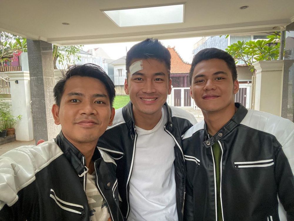 Main Anak Jalanan, 10 Potret Anrez Adelio dan Rambut Barunya