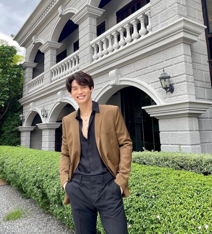 10 Potret Peran Win Metawin, Sosok Playboy di Series F4 Thai