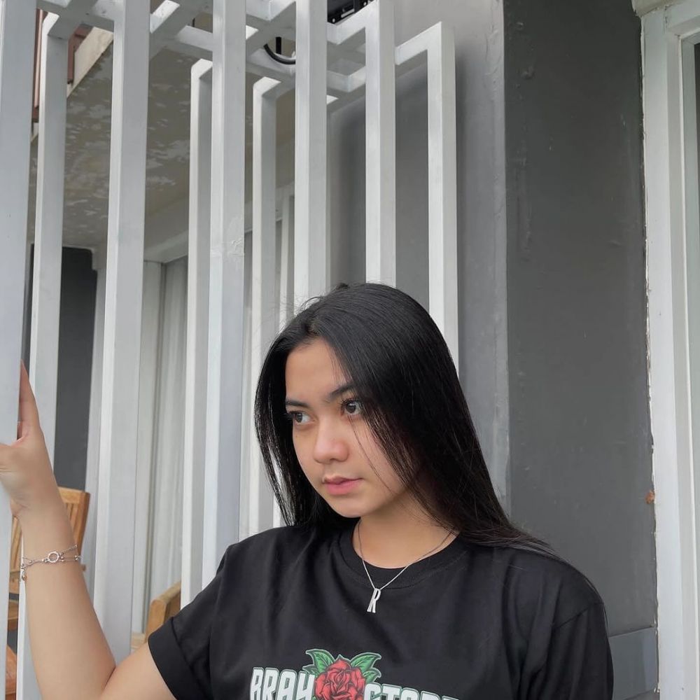 Jadi Zara di Love Story, 10 Potret Manis Ratu Aulia