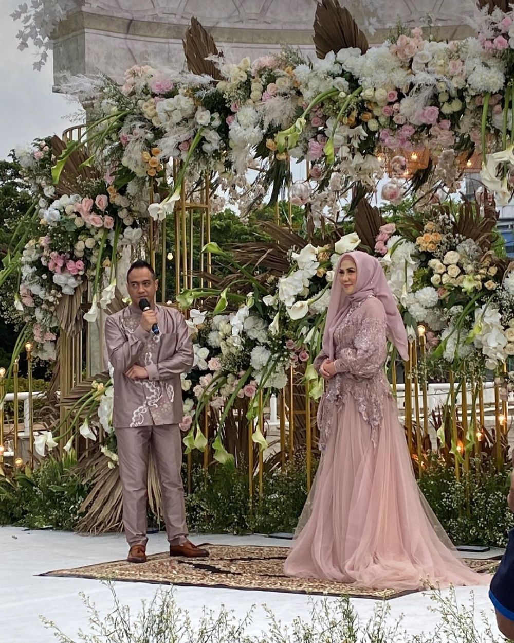 9 Momen Lamaran Venna Melinda dan Ferry Irawan 9 Momen Lamaran Venna Melinda dan Ferry Irawan
