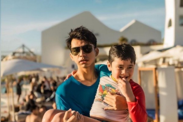 9 Potret Keakraban Dimas Ahmad dan Rafathar bak Kakak Adik! 9 Potret Keakraban Dimas Ahmad dan Rafathar bak Kakak Adik!
