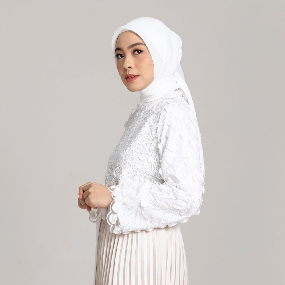 9 Potret Menawan Dian Ayu Lestari, Bumil yang Selalu Hits!