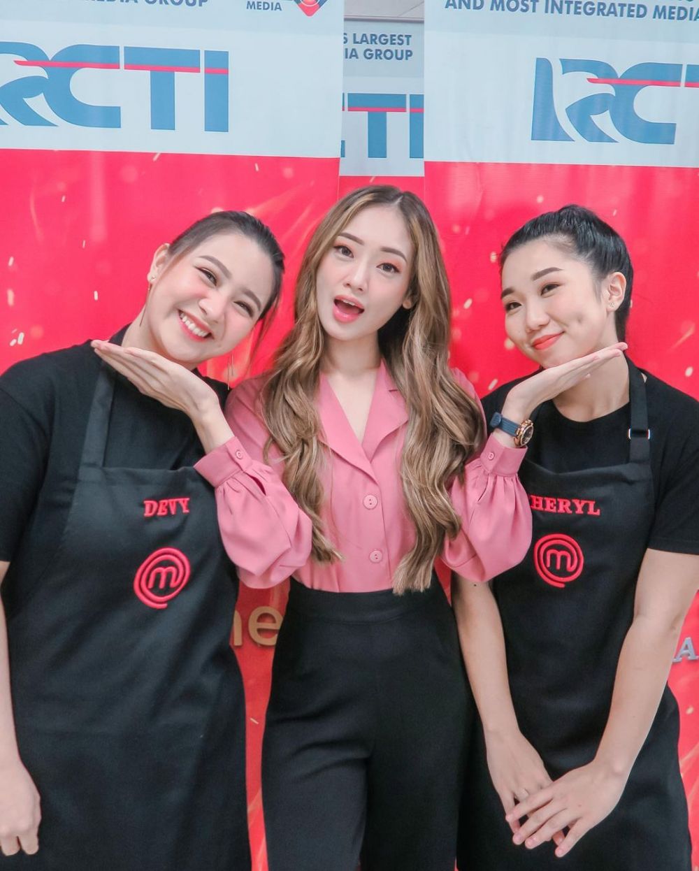 Potret Devy Anastasia, Top 10 MasterChef Indonesia Season 9 Potret Devy Anastasia, Top 10 MasterChef Indonesia Season 9