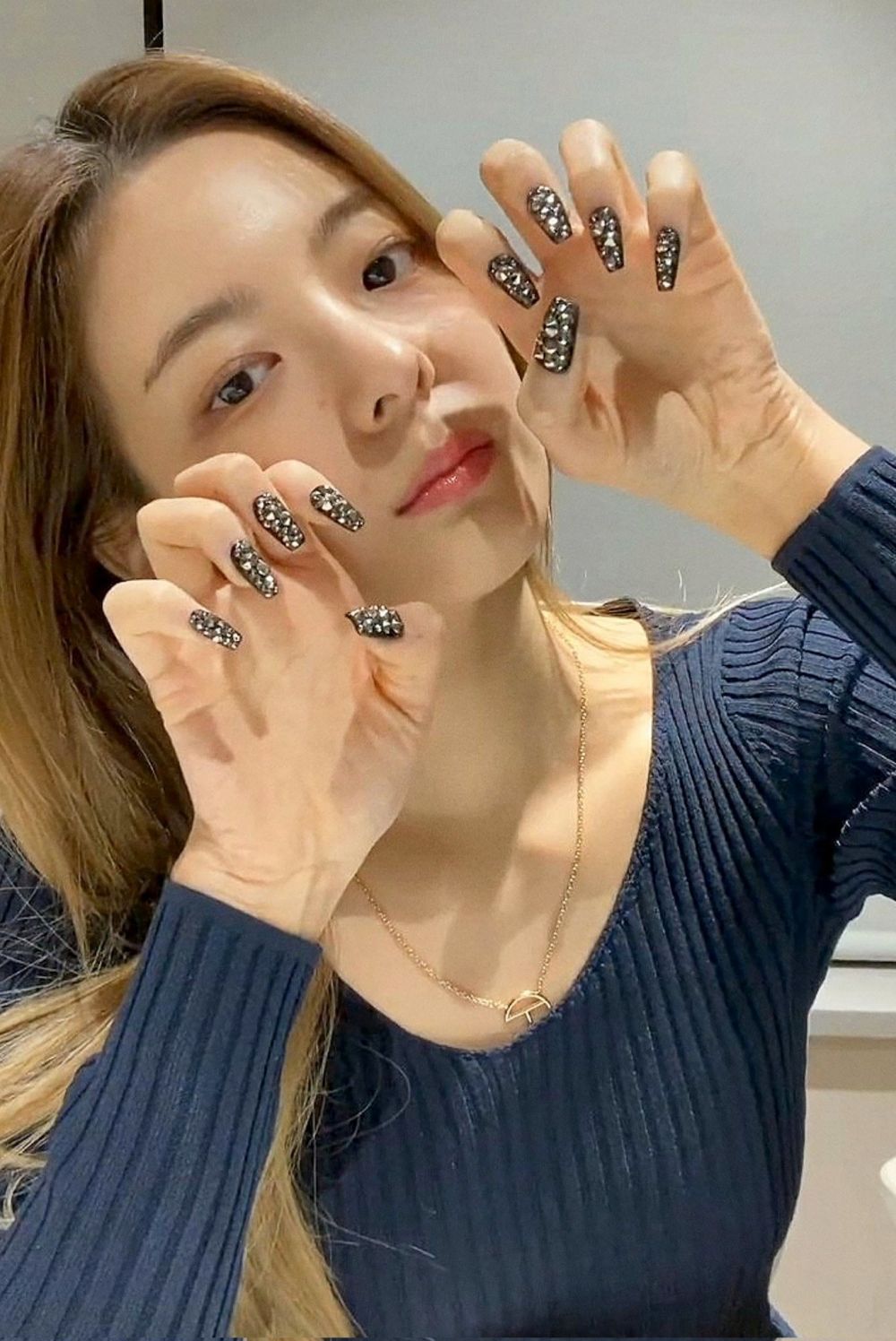 12 Inspirasi Nail Art ala Lia ITZY