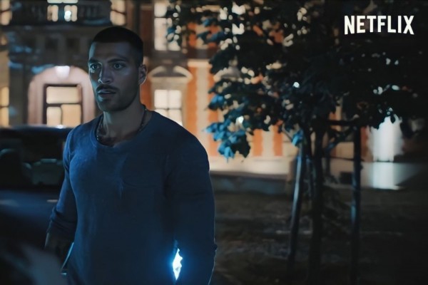 9 Potret Simone Susinna, Aktor yang Gabung di Film 365 Days