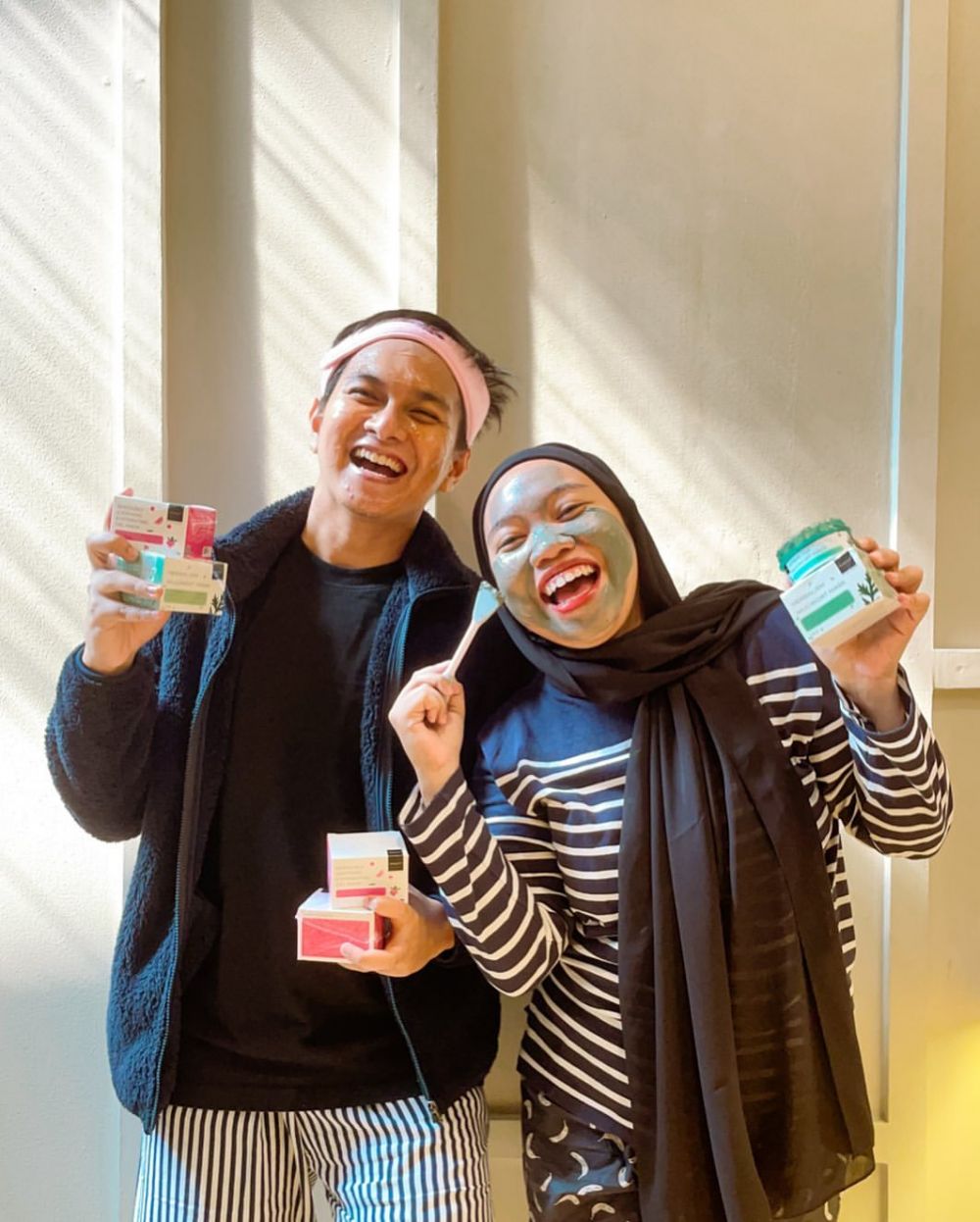 9 Potret Mumuk Gomez dan Suami, Ramadan Pertama Bersama