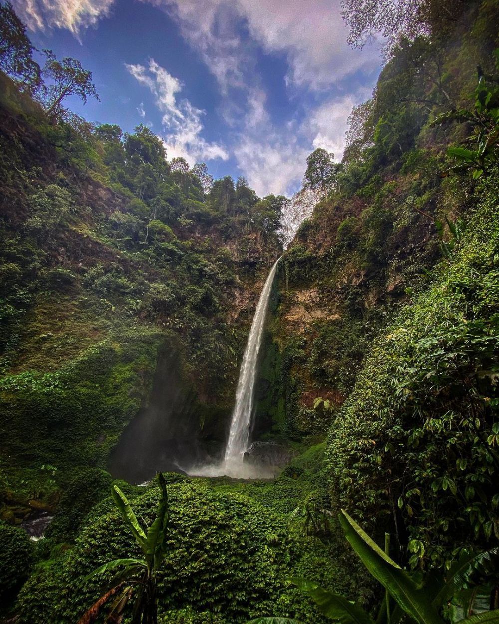 10 Pesona Coban Pelangi, Air Terjun Menawan di Gunung Bromo