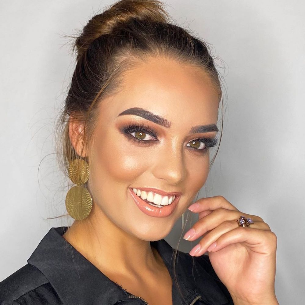 9 Potret Marit Beets Miss Grand Belanda 2022, Stunning!